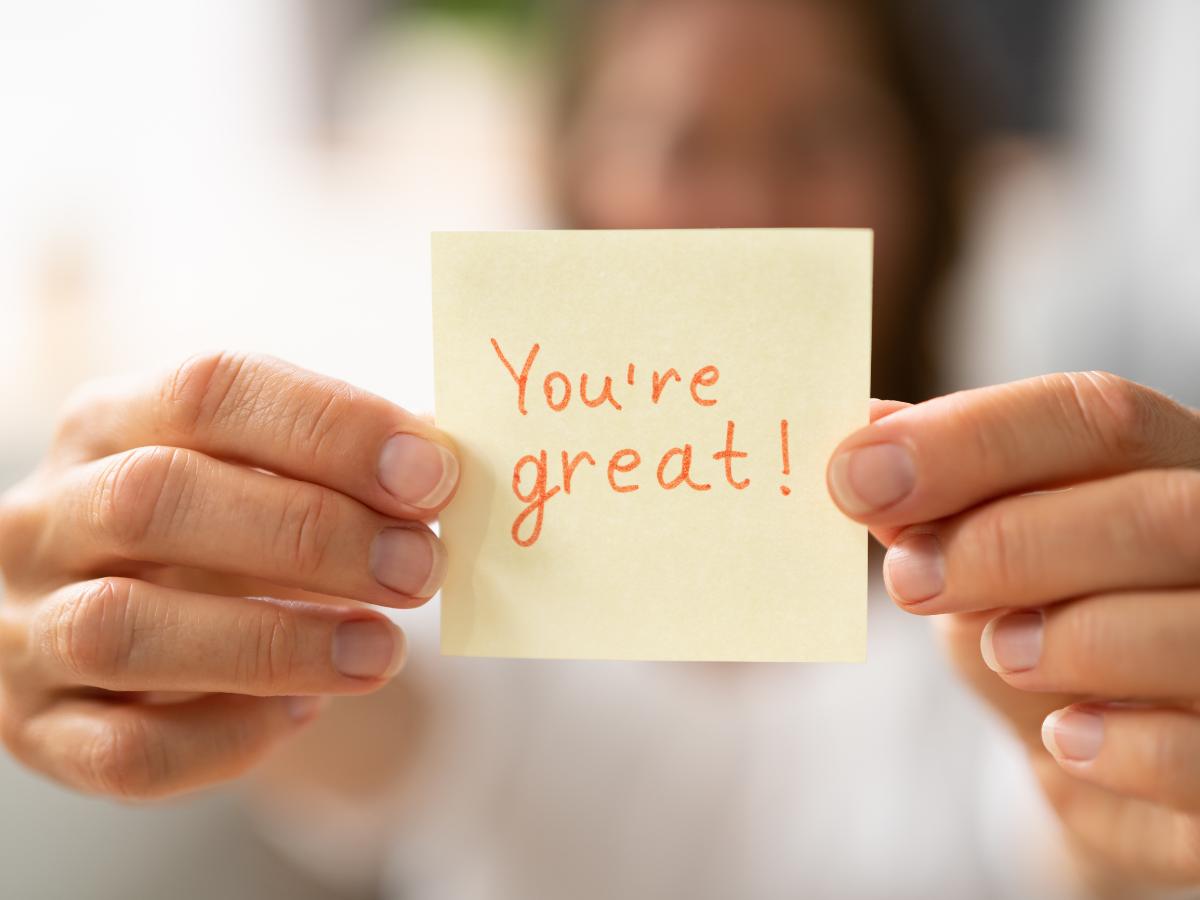 How to Respond to Backhanded Compliments: Best 30 Responses